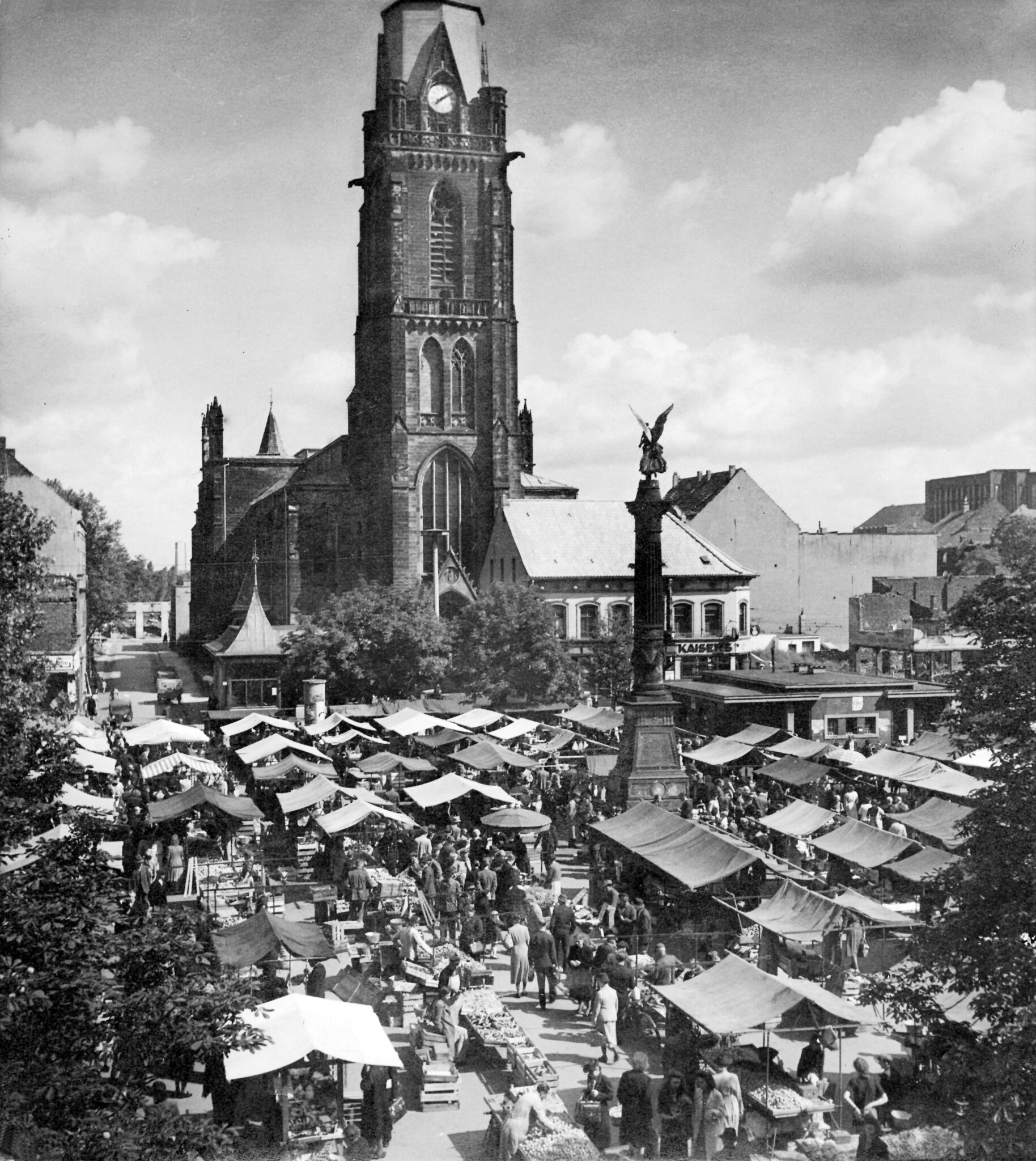 Kultur am Altmarkt – Eine Veranstaltung der Herz Jesu Kirche und des Stadtarchivs Oberhausen ...